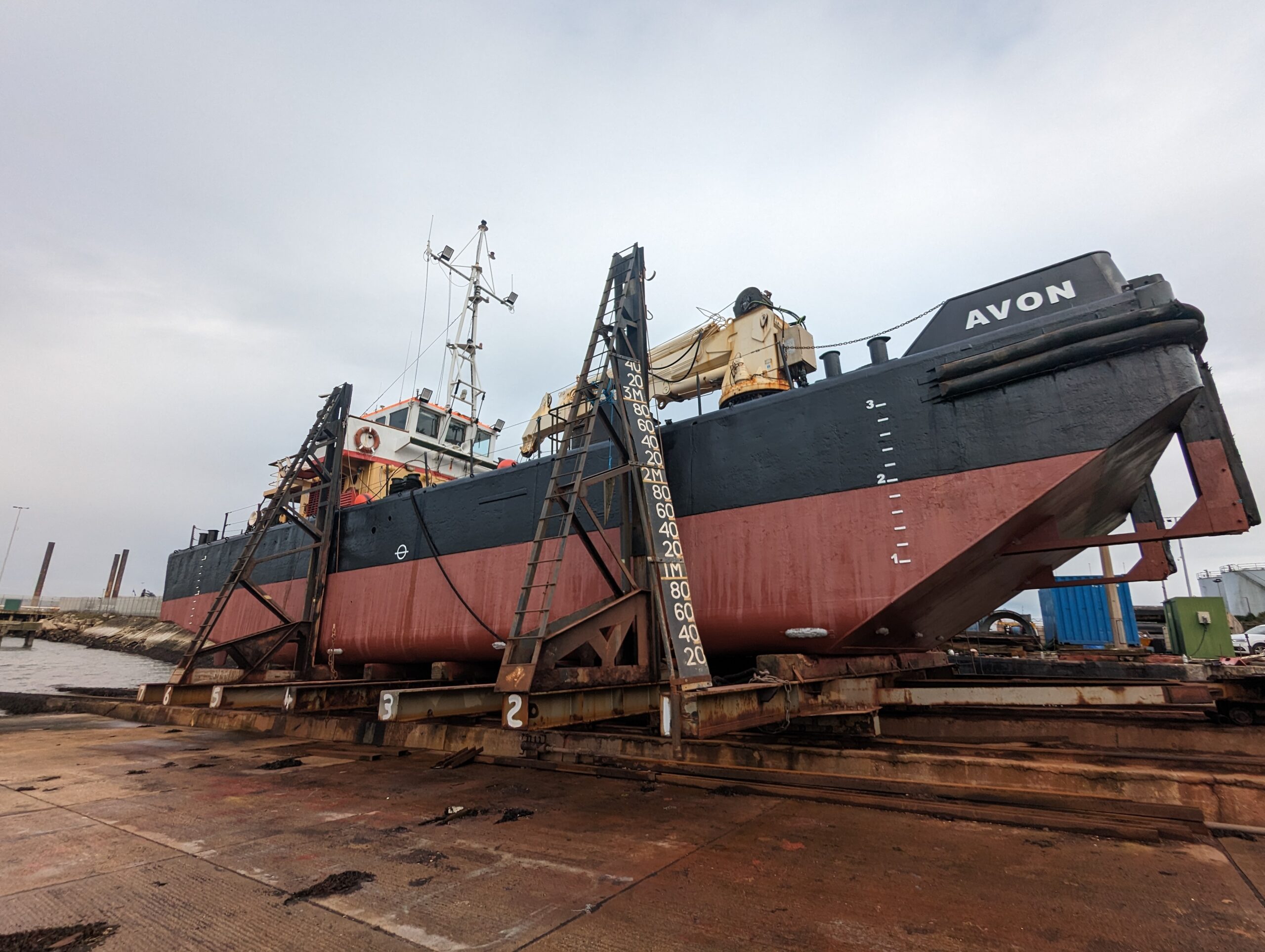 Manor Marine provides slipway services for Jenkins Marine